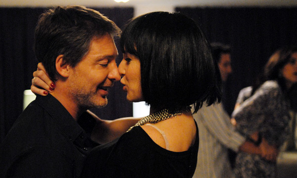 Críticas - Dos Más Dos